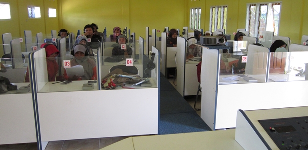 Lab. Bahasa – Universitas Nurul Huda